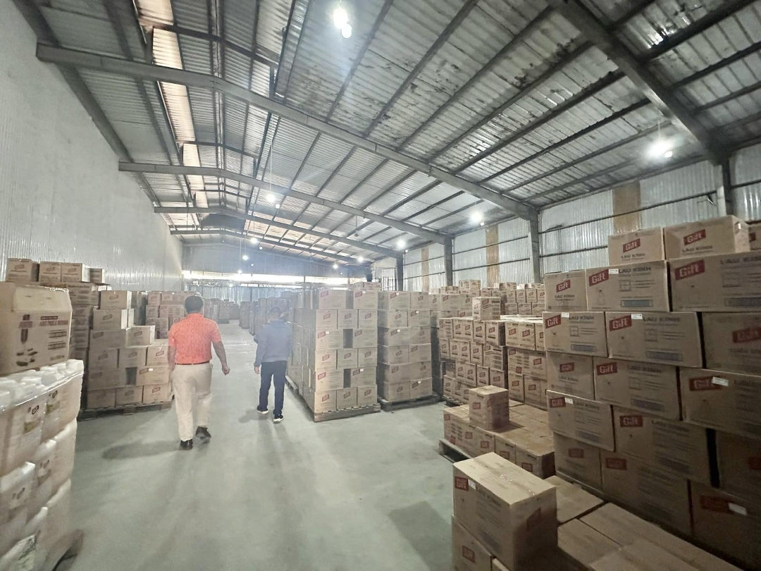 cho thuê 2500m2 kho xưởng kcn ngọc hồi, có pccc, container ra vào, giá ...