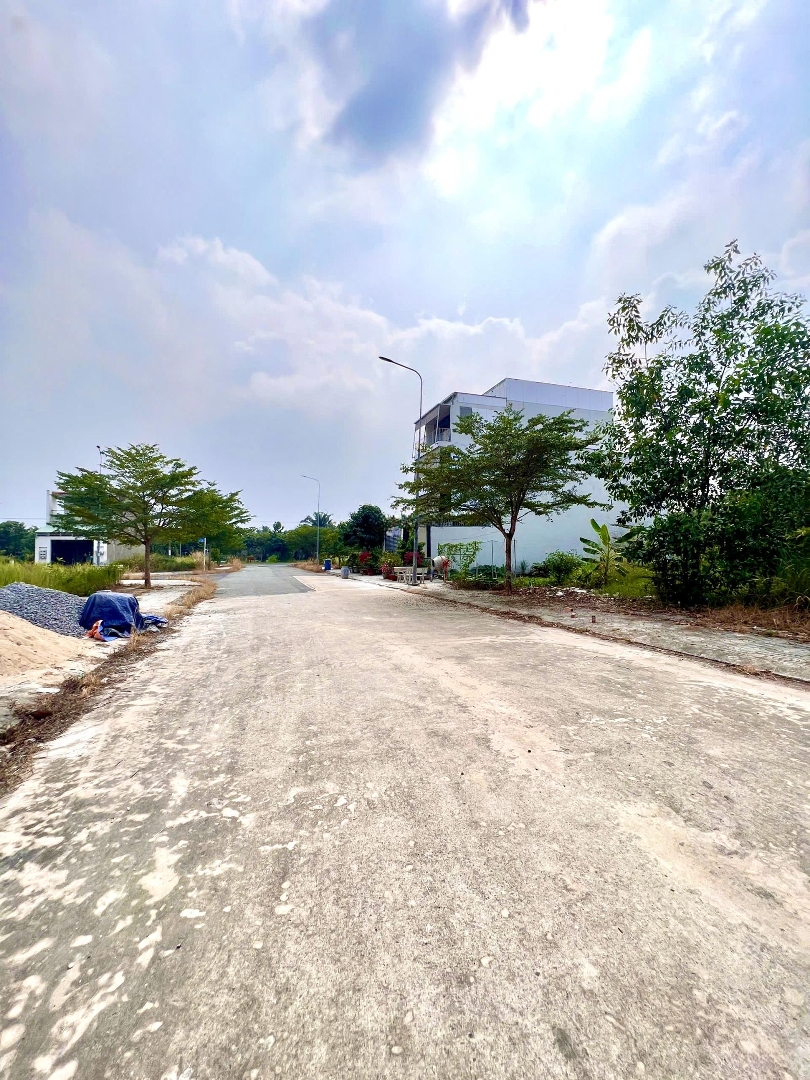 cần tiền cắt lỗ bán trước tết nền 5x21 đường 11c giá sang tên 1tỷ650 ...