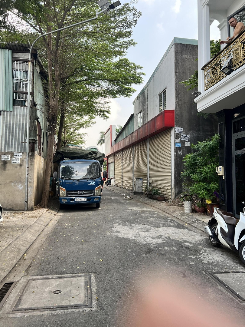 nhà phố cách lê trọng tấn 50m, 4.5 mét x 12.7 mét, hẻm 7 mét, giá 8.25 ...