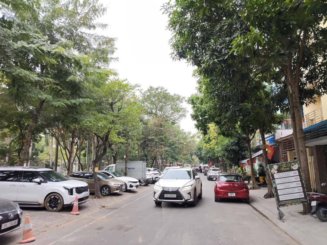 cần bán gấp 85m nhà 4 tầng , view vườn hoa. thuộc võ cường- tp bắc ninh ...